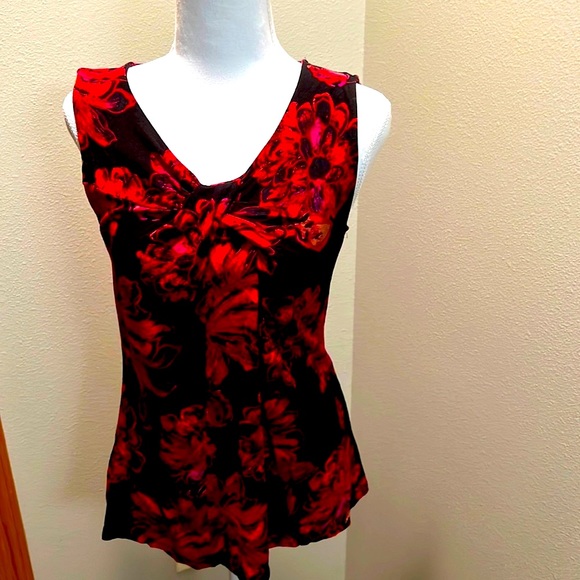 Merona | Tops | Merona Red And Black Floral Tank Medium | Poshmark